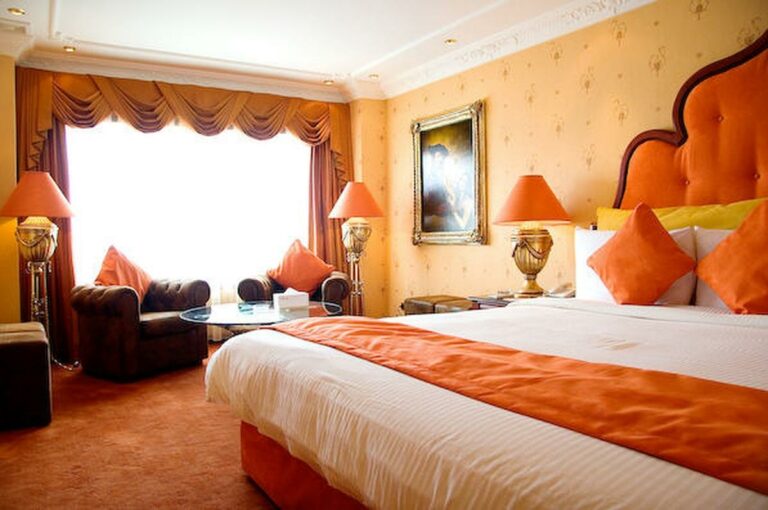 25 Vibrant Orange Room Ideas to Energize Your Space