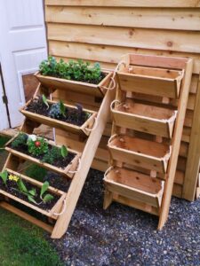 18 Clever Vertical Planter Ideas for Small Outdoor Spaces