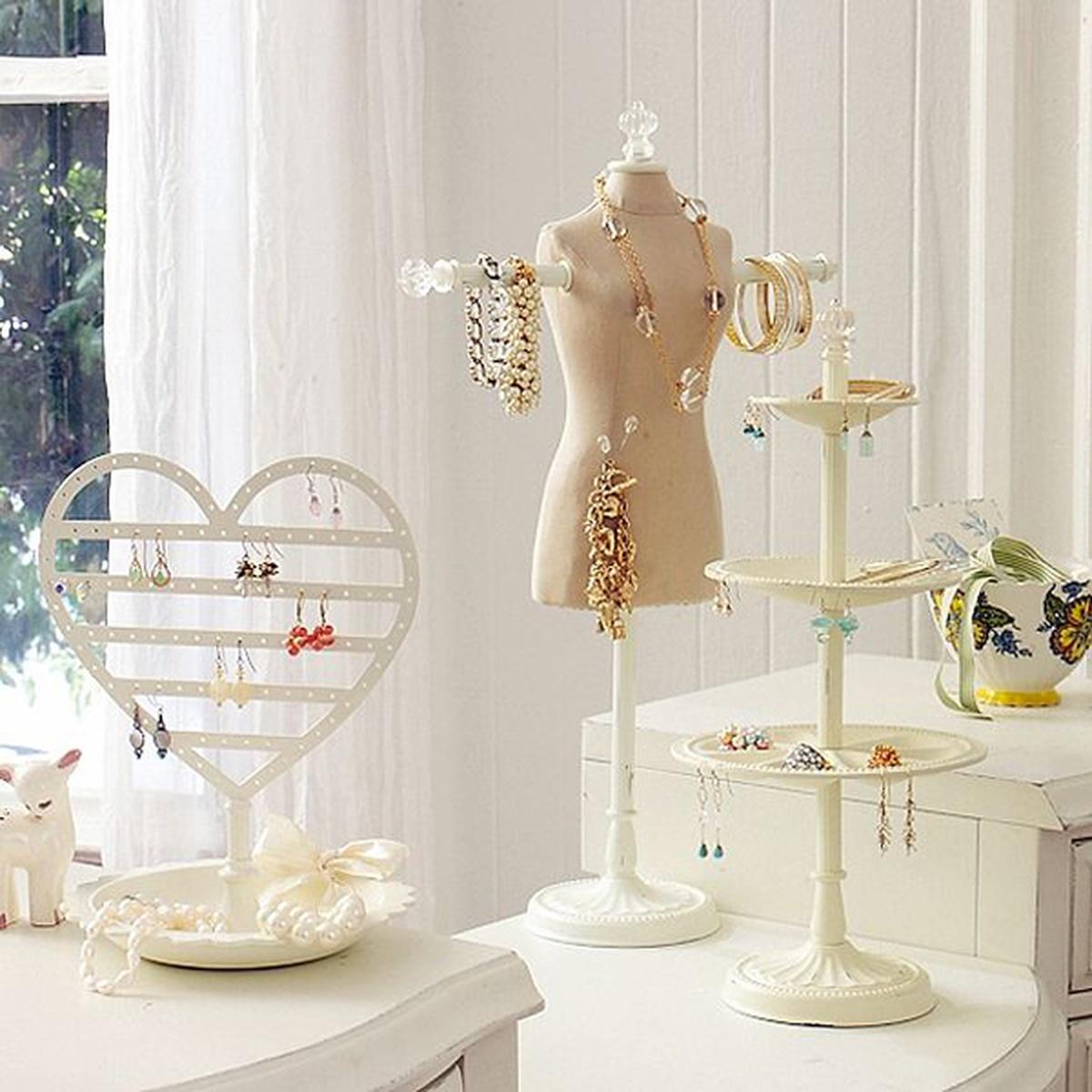 10 Creative Jewelry Display Stand Ideas for Stylish Storage