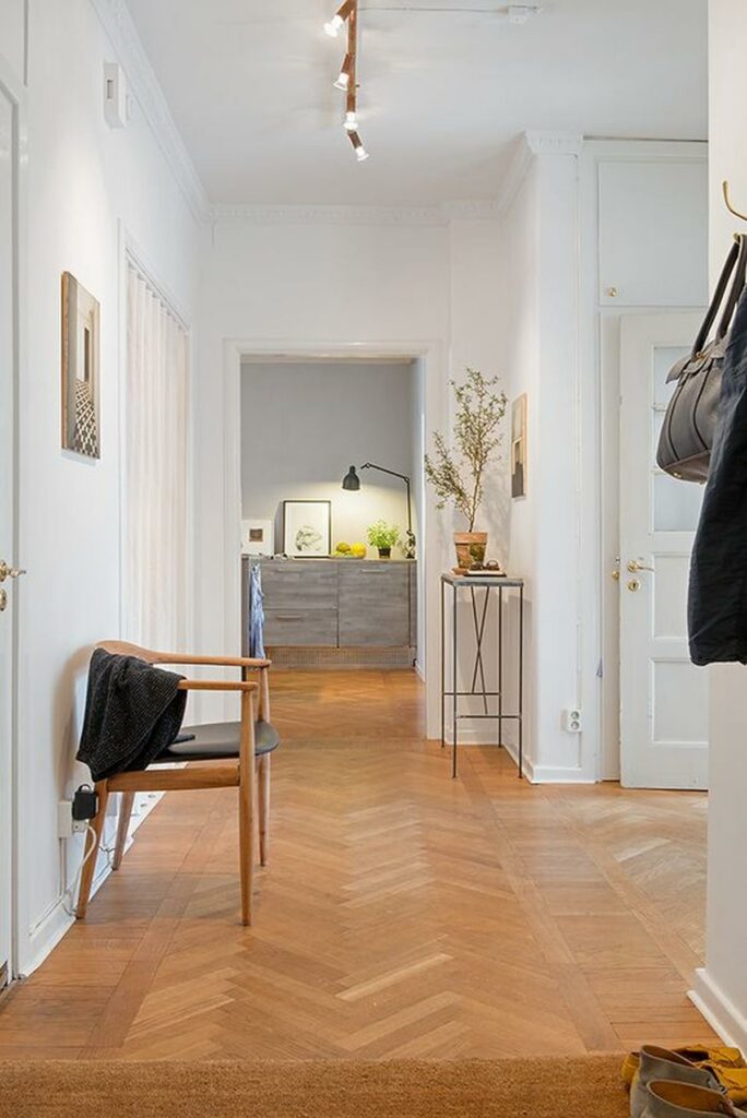 32 Sleek And Practical Track Lighting Ideas