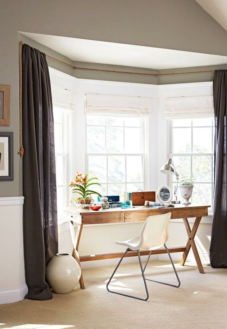 25 Bay Window Inspirations for Inviting Living Rooms
