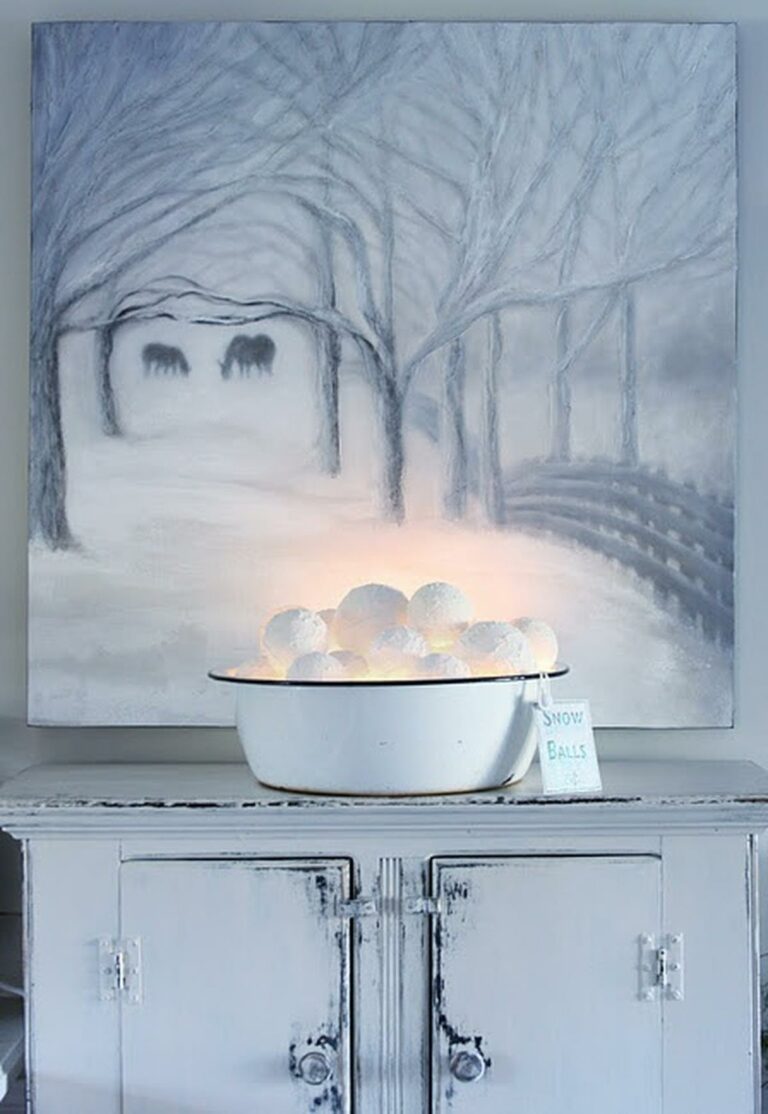 44 Enchanting Snowball Decor Ideas For Winter Holidays