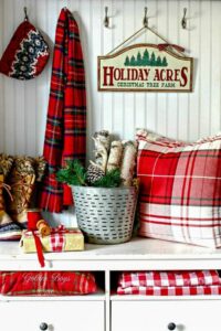25 Plaid Christmas Decor Ideas for a Classic Holiday