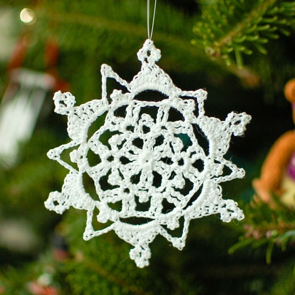 28 Charming Snowflake Craft Ideas for Winter Magic