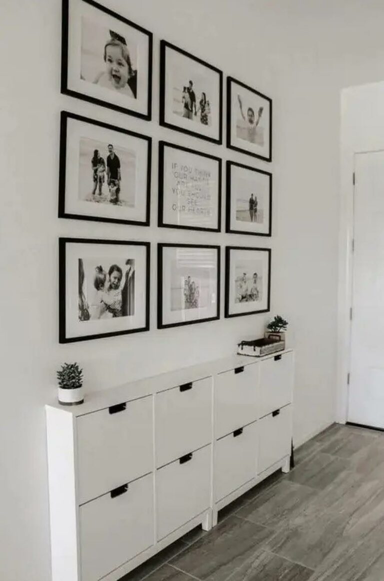 51 Sophisticated Grid Gallery Wall Designs for Homes