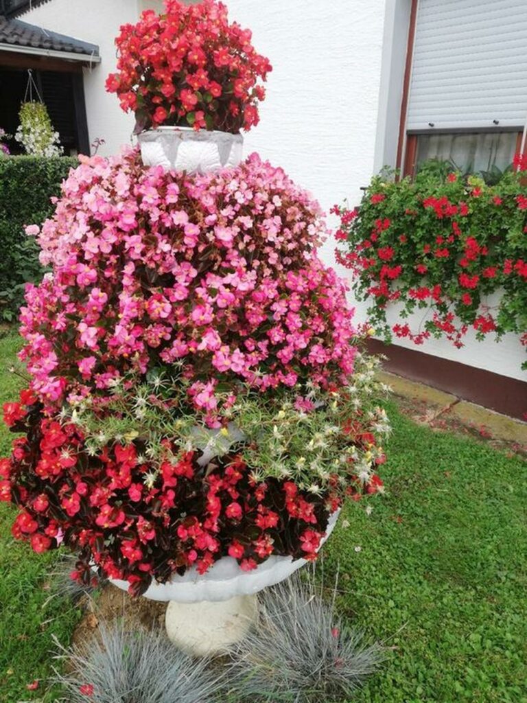 45 Lovely Fountain Planters for Your Garden
