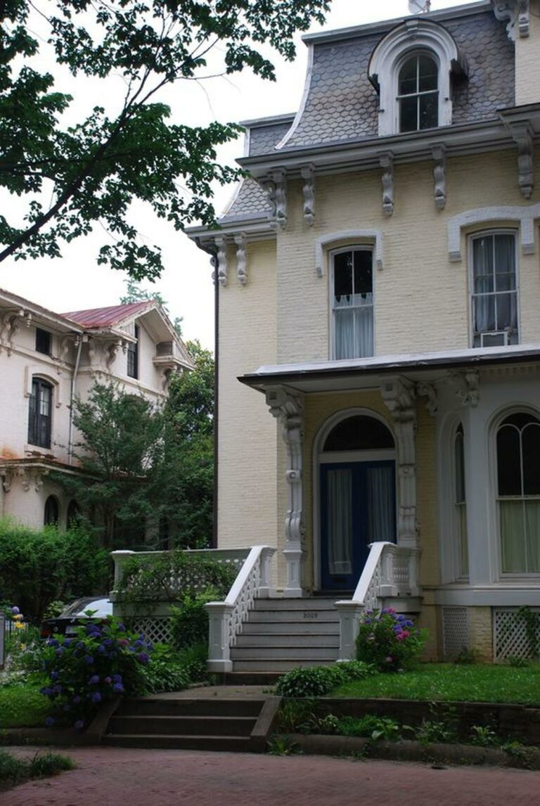 25 Magnificent Mansard Roofs With Pros And Cons
