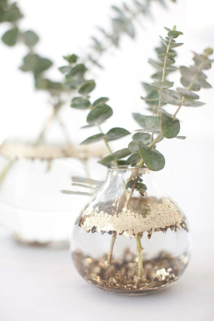 31 Enchanting Fresh Eucalyptus Christmas Decor Ideas
