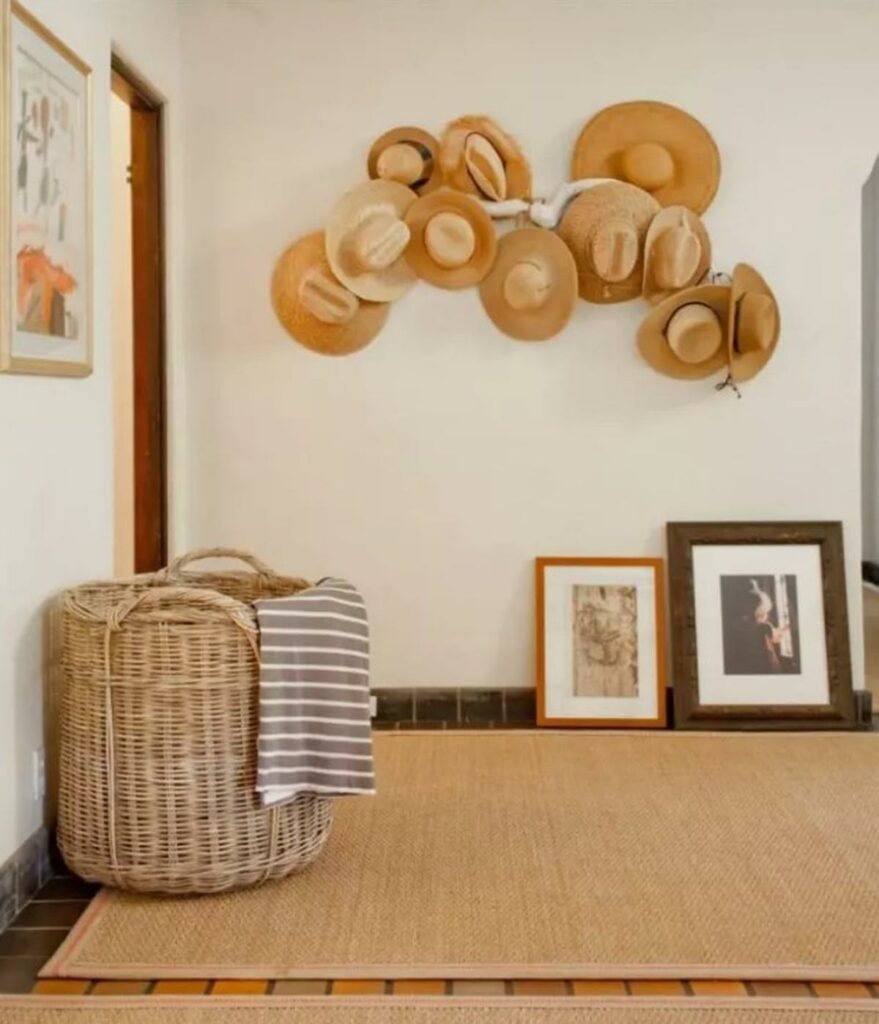 35 Innovative Hat Gallery Wall Display Ideas