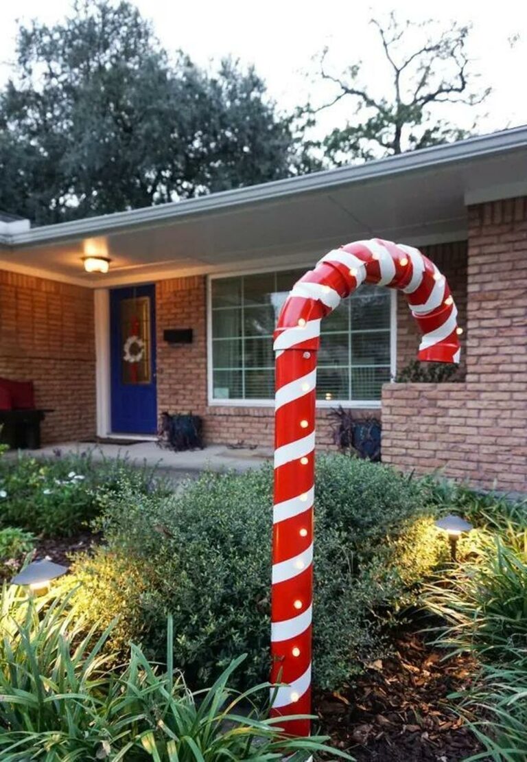 31 Festive Candy Cane Christmas Decor Ideas to Try