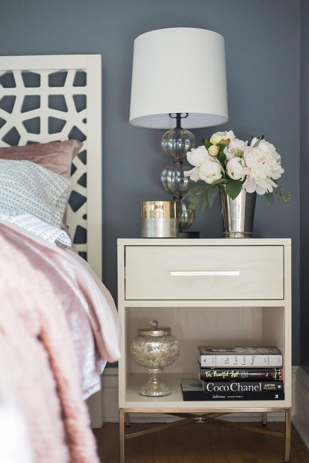 28 Creative Nightstand Tips for a Trendy Bedroom