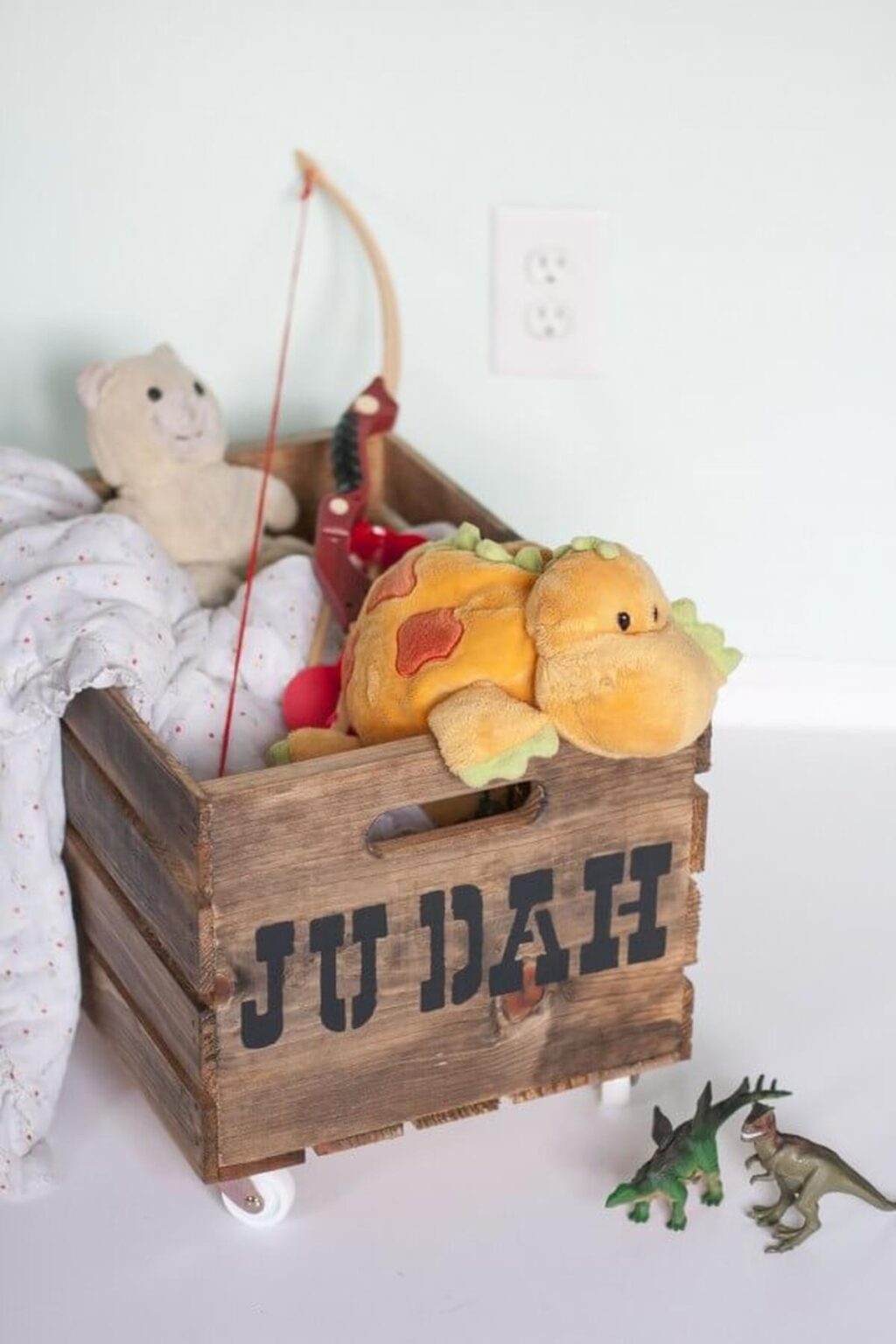 17 Brilliant DIY Toy Box Projects to Organize Your Child's Room