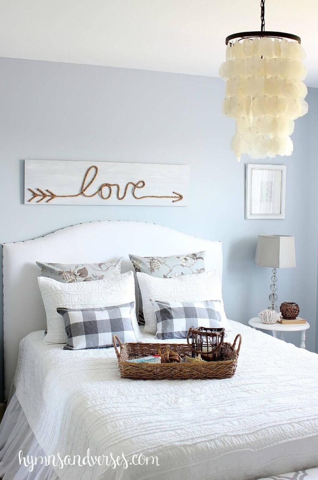 31 Classy Bedroom Wall Decor Ideas to Transform Your Space