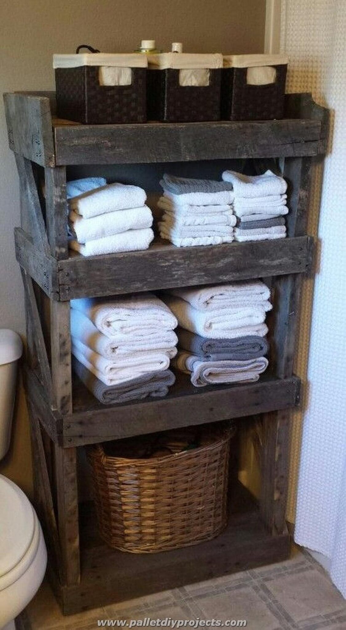 24 Pallet Ideas For A Rustic Bathroom Makeover