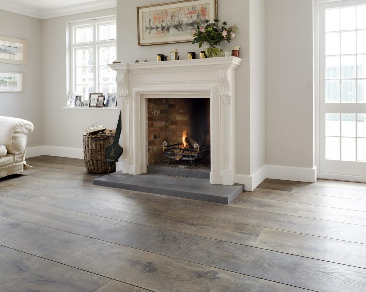 9 Elegant Living Room Flooring Ideas to Revamp Your Space