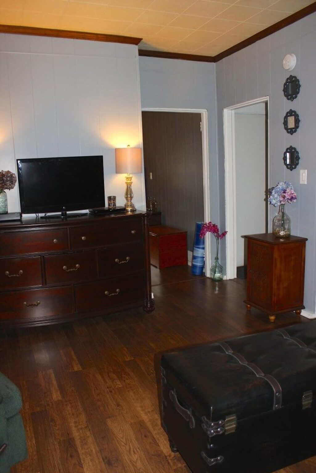 9 Elegant Living Room Flooring Ideas to Revamp Your Space