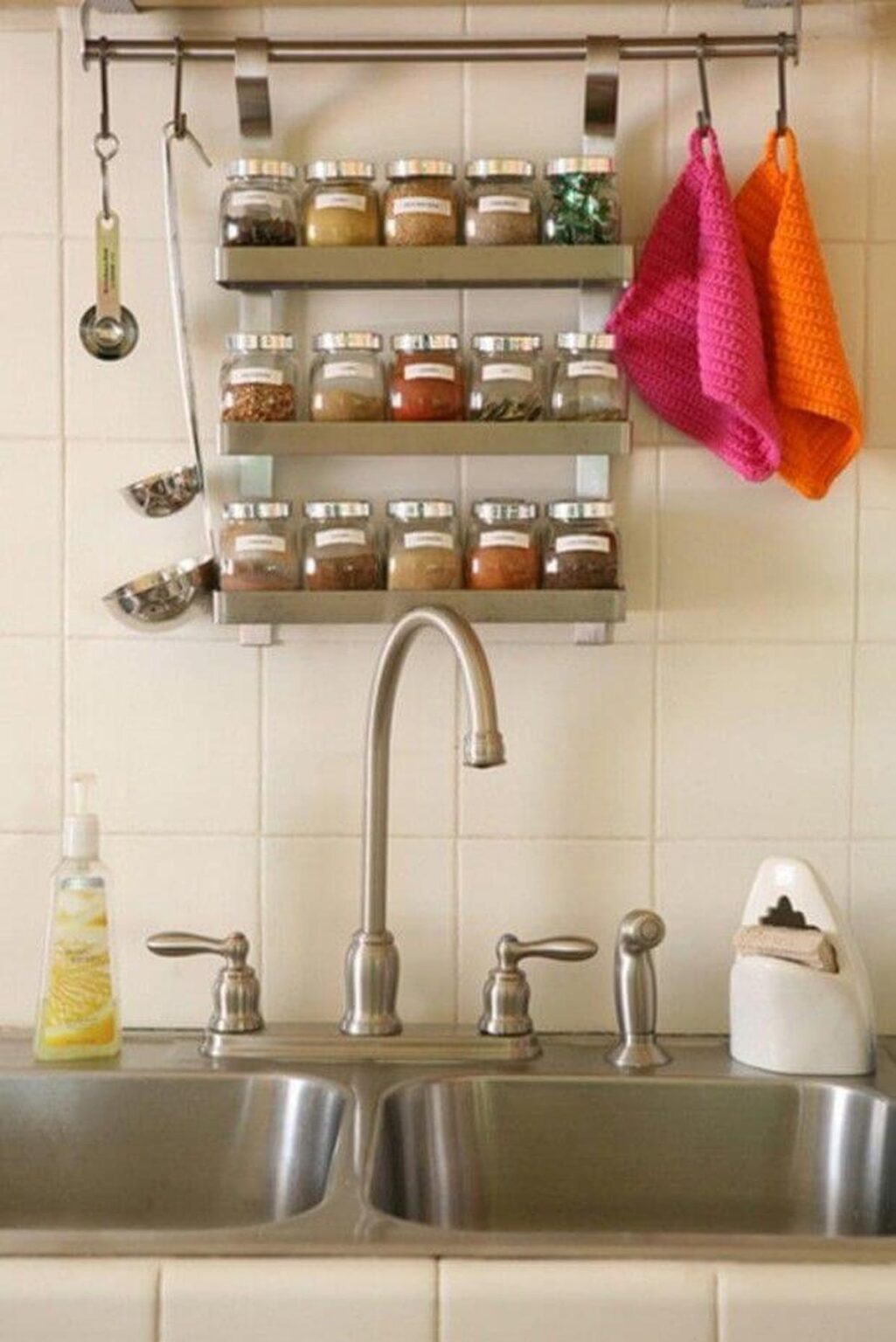 32 Clever Kitchen Countertop Organizing Ideas for a Tidy Space