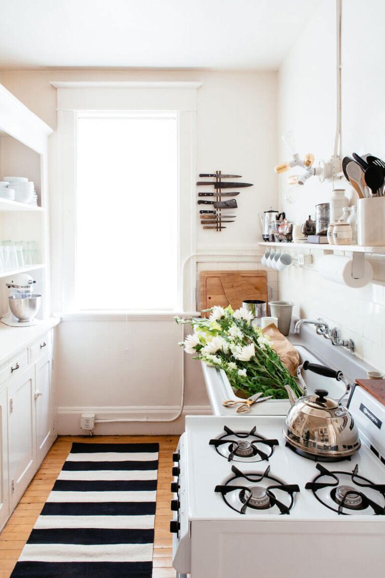 30 Smart Small Kitchen Design Tips to Transform Your Space