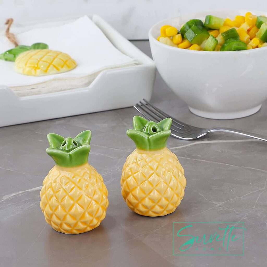17 Lively Pineapple Decorations for Kitchens