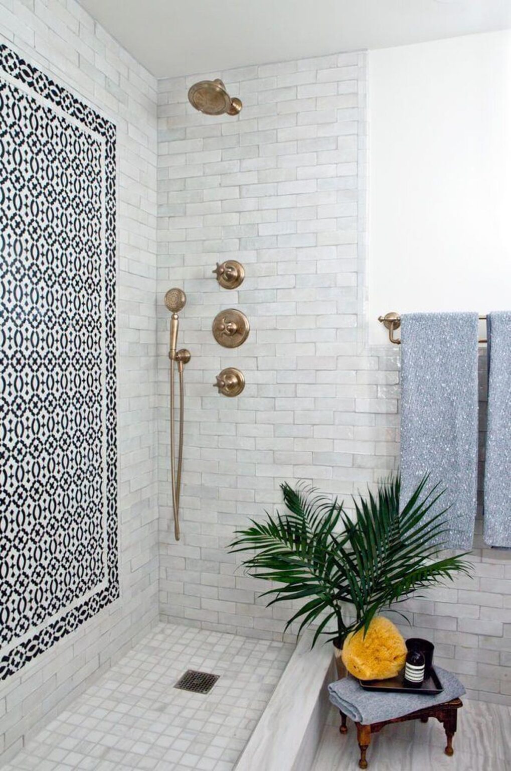 32 Chic and Trendy Shower Tile Ideas to Inspire Your Next Remodel