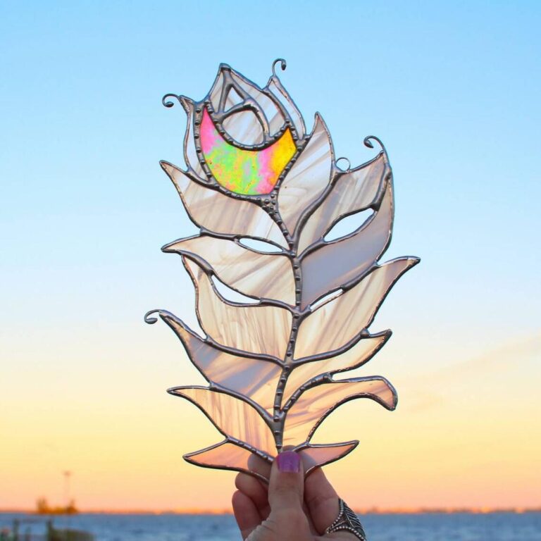 23 Unique and Affordable Ways to Decorate with Glass