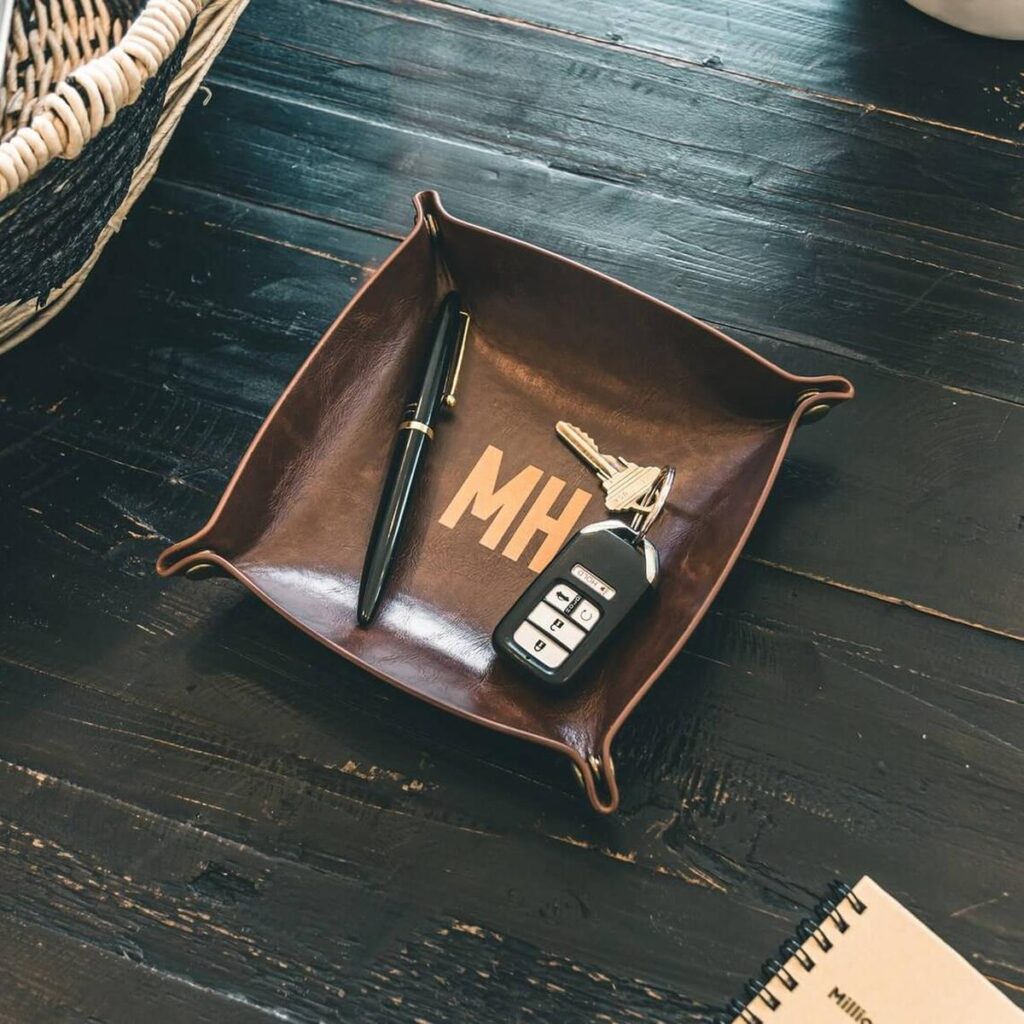 25 Innovative Tray Solutions for a Tidy and Trendy Home