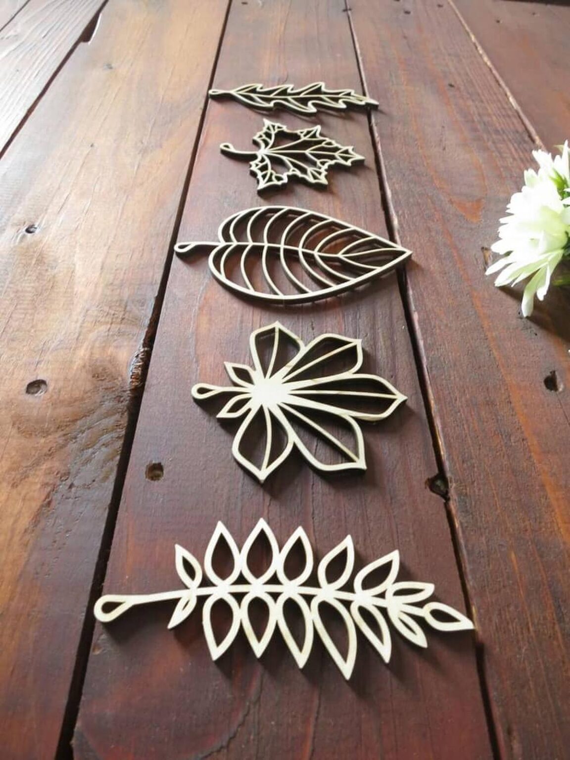 29 Leaf Decor Ideas to Bring Natural Beauty to Your Home