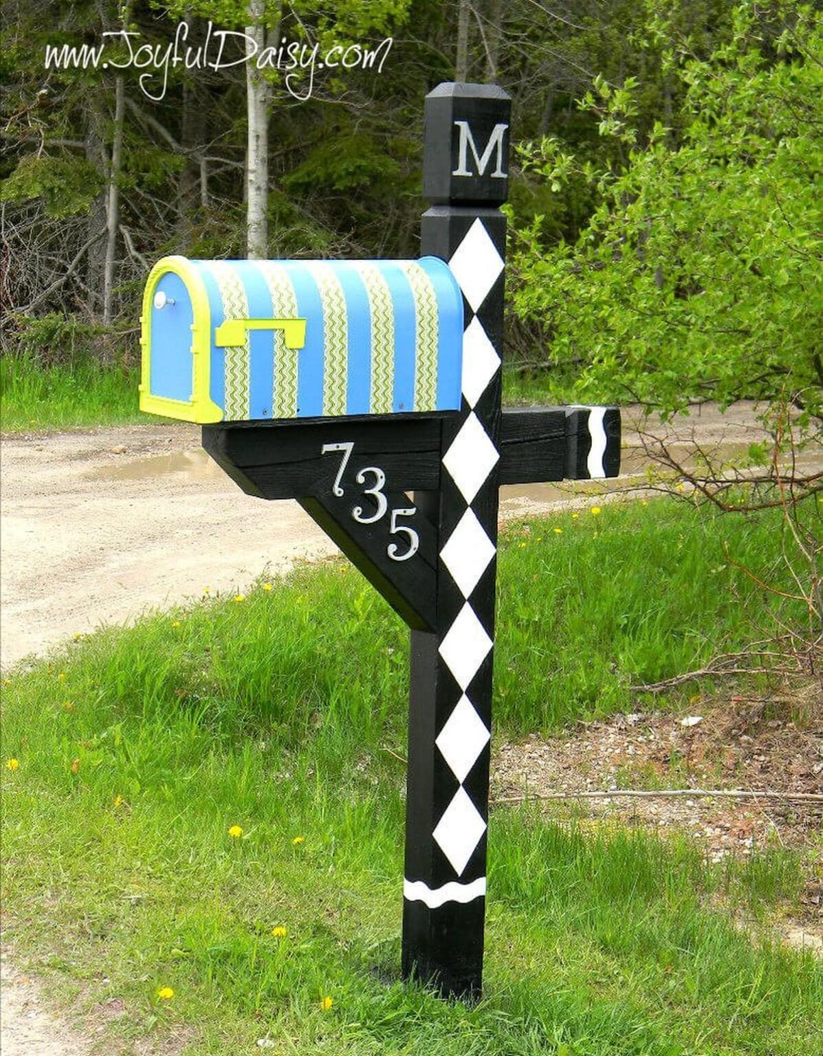 28 Charming Mailbox Designs to Impress Your Visitors