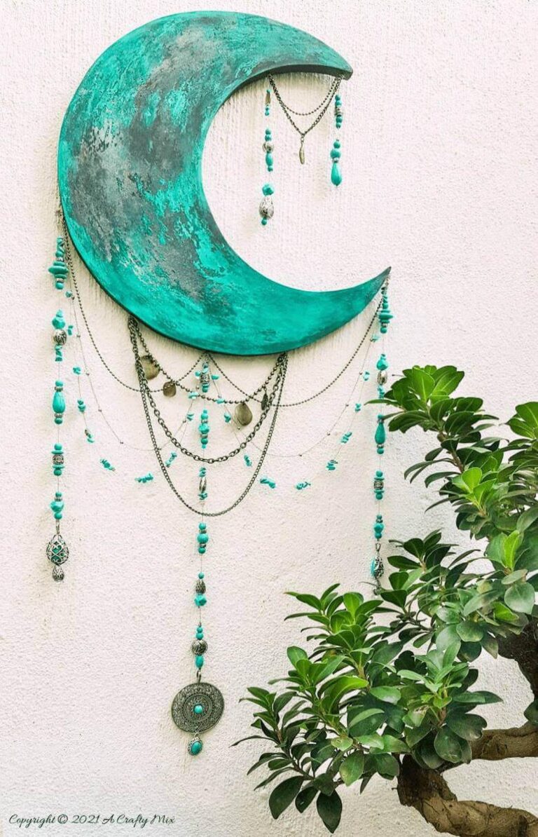 23 Unique Moon Wreath Designs for a Charming Home Vibe