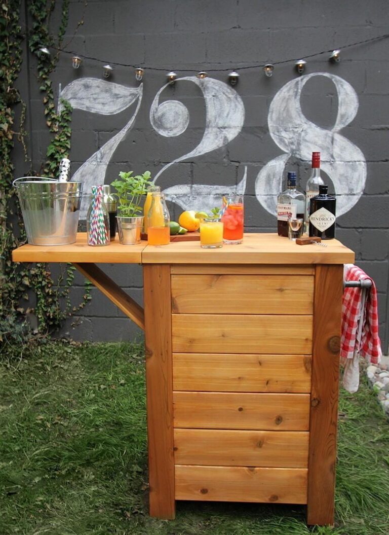 46 Creative DIY Outdoor Bars You Can Easily Build