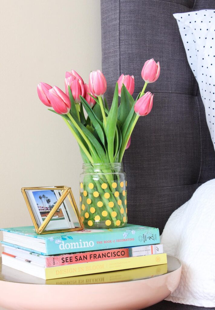 22 Stylish DIY Vase Projects to Display Your Blooms