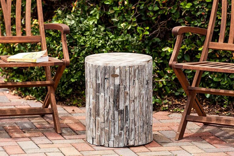 25 Perfect Outdoor Tables for Summer Fun