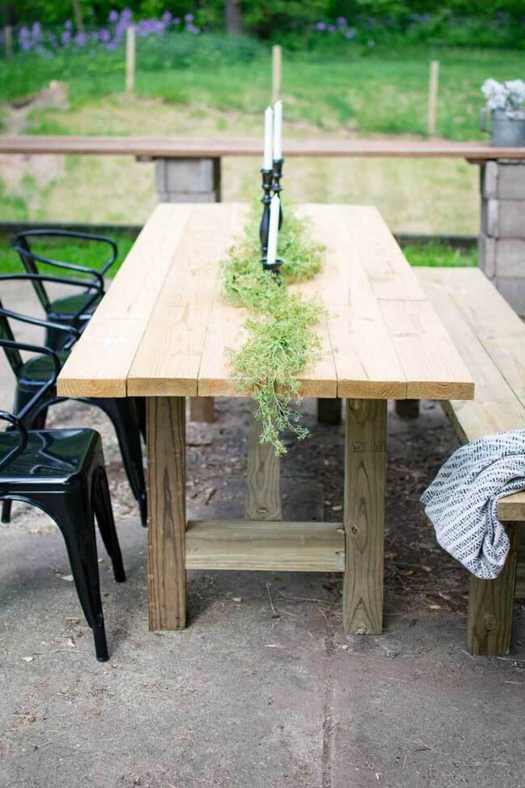 24 Stylish DIY Outdoor Tables to Elevate Your Backyard Entertaining
