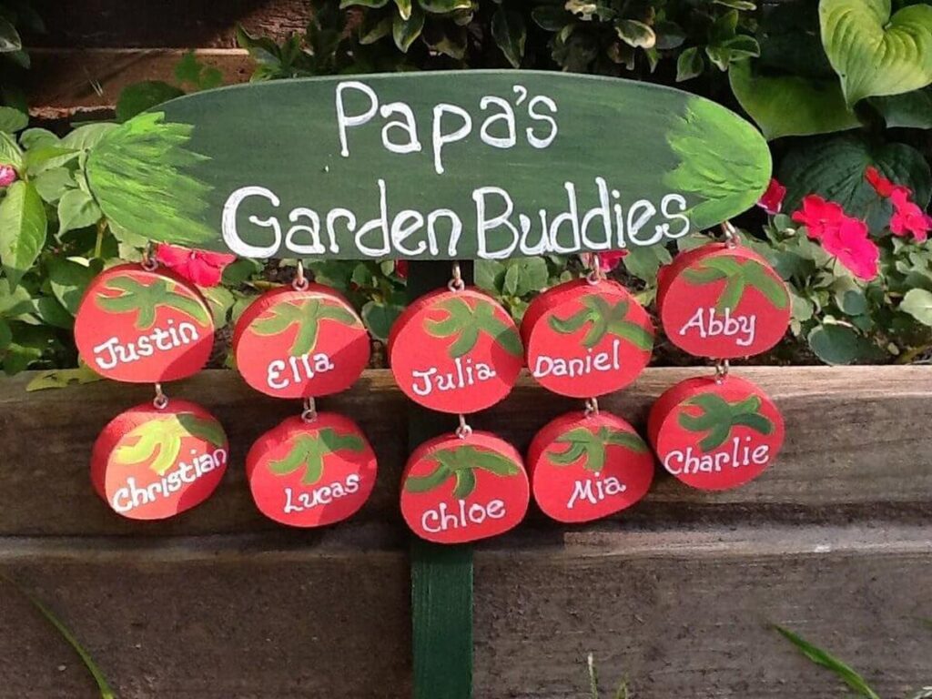 38 Charming Garden Signs to Personalize Your Green Space
