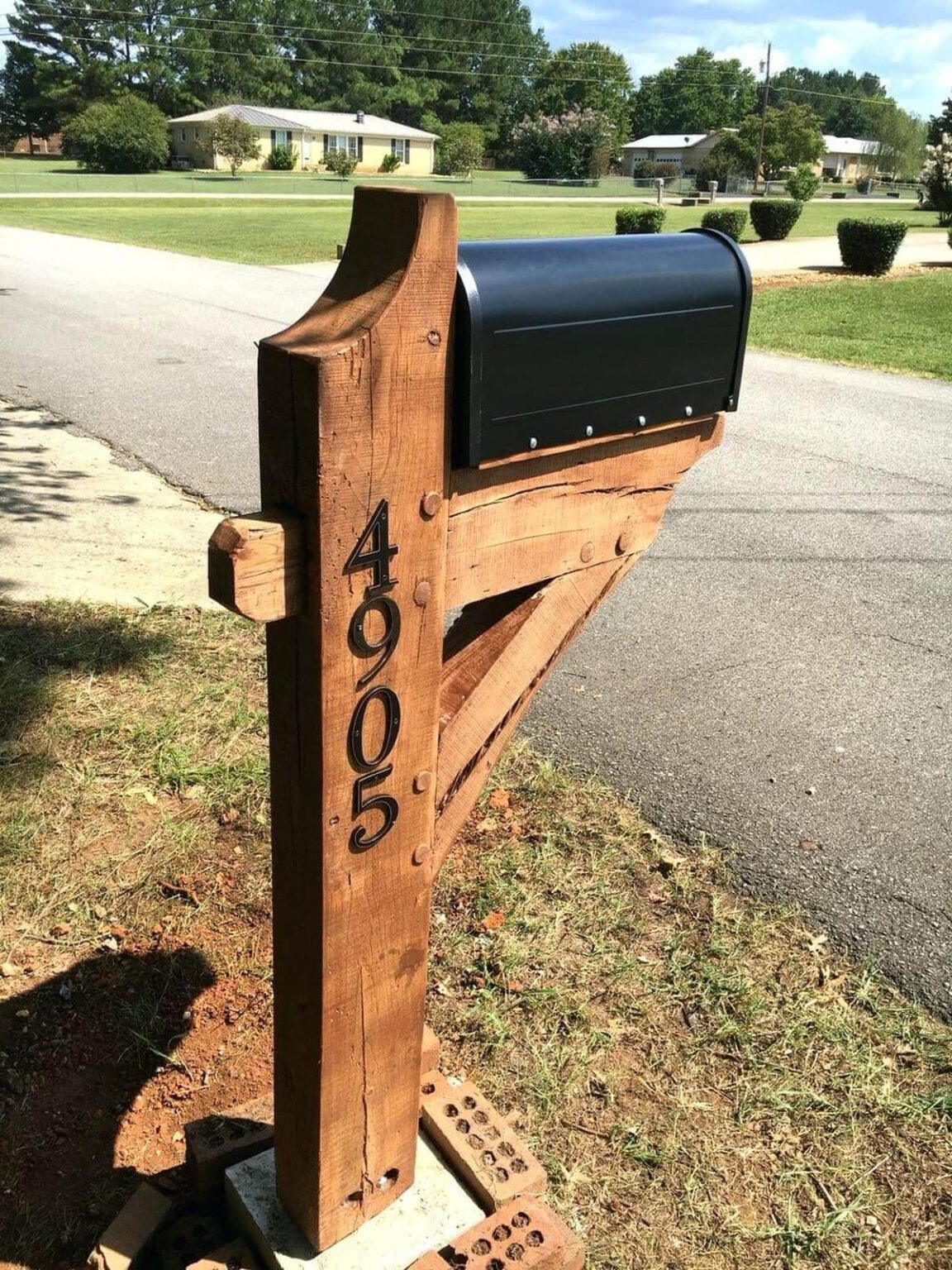 28 Charming Mailbox Designs to Impress Your Visitors