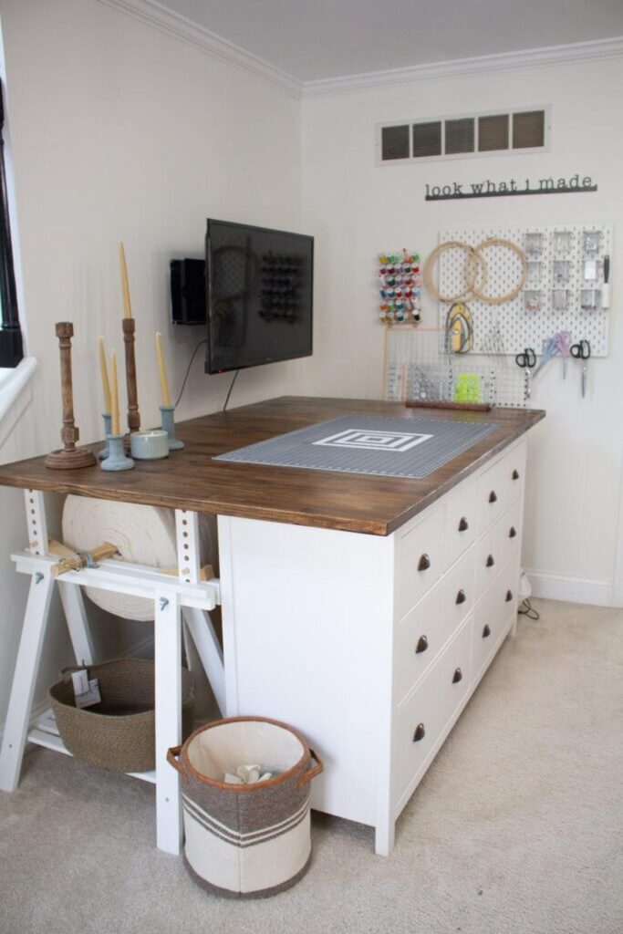 25 DIY Craft Tables and Desks for Ultimate Creative Spaces
