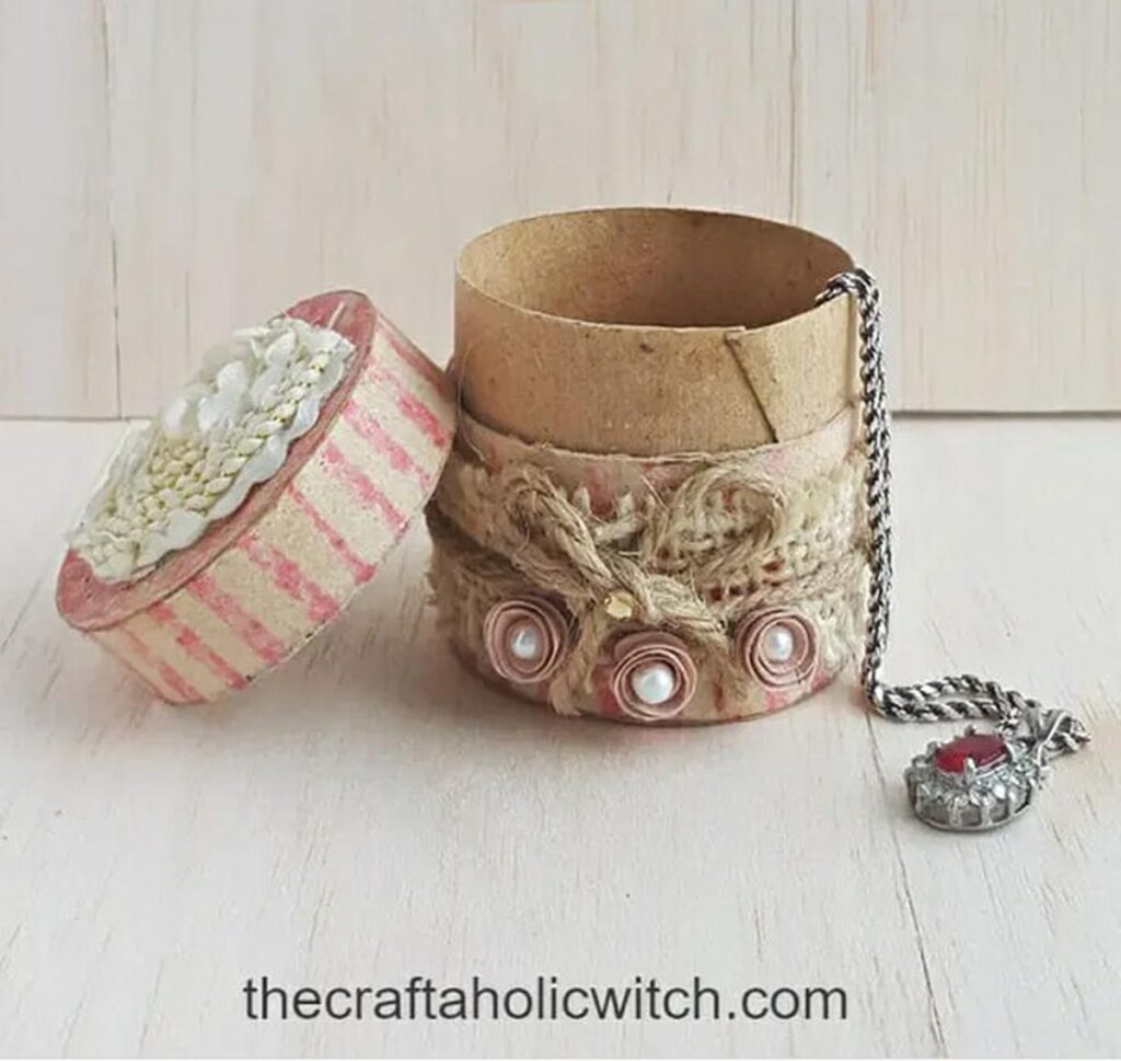 21 Beautiful DIY Jewelry Box Projects for Tidy Spaces