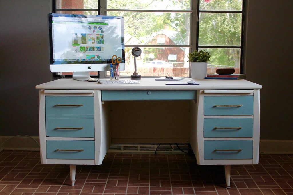 28 DIY Desk Projects to Build Your Ideal Budget-Friendly Workspace
