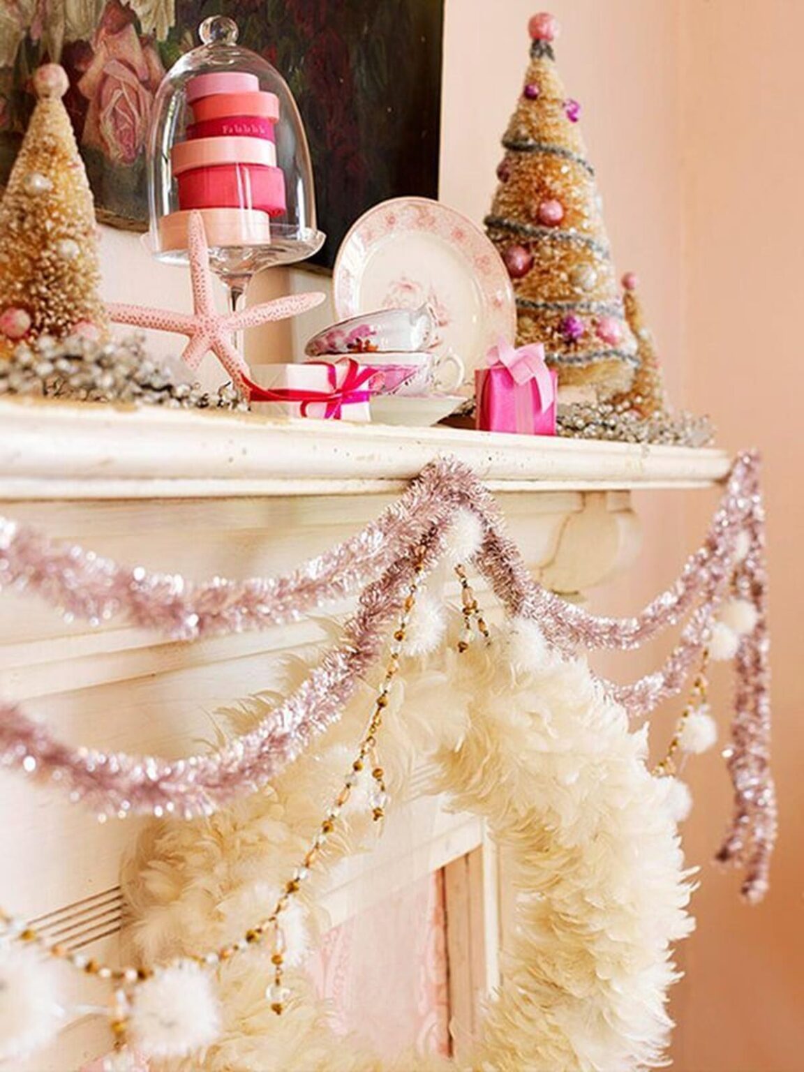22 Fun Tinsel Decoration Ideas to Transform Your Festive Space