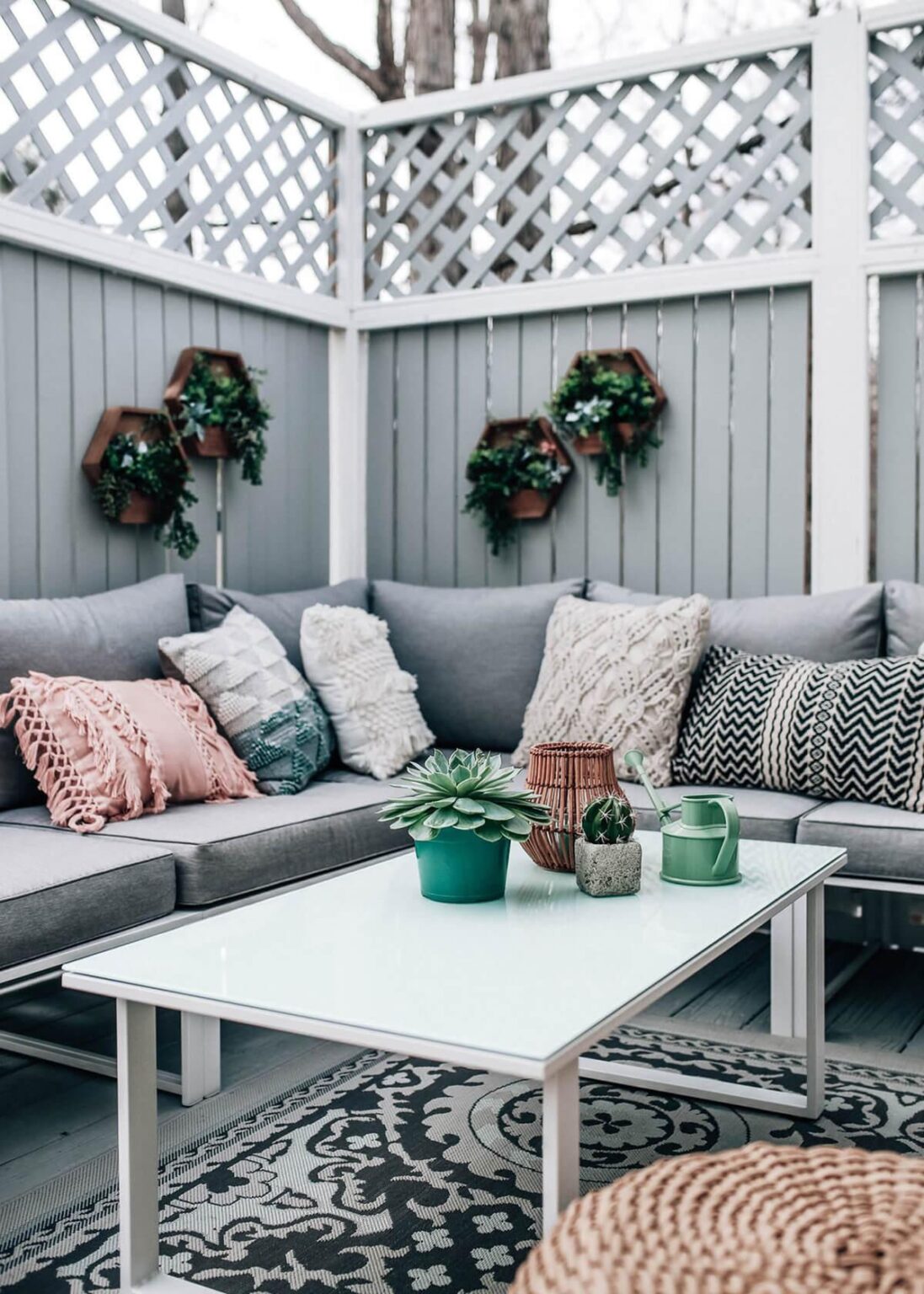 24 Cozy Outdoor Seating Ideas to Revamp Your Space