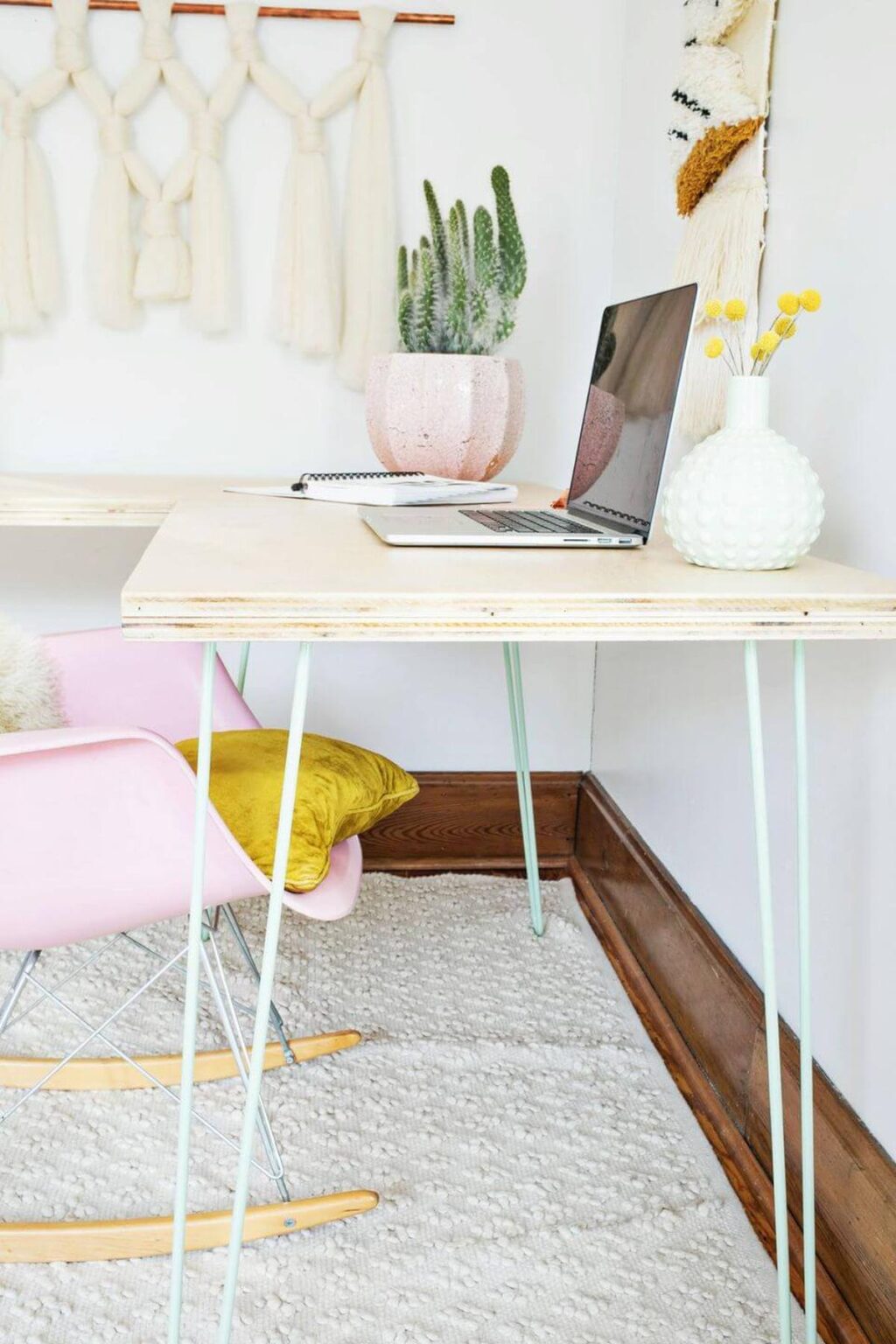 28 DIY Desk Projects to Build Your Ideal Budget-Friendly Workspace