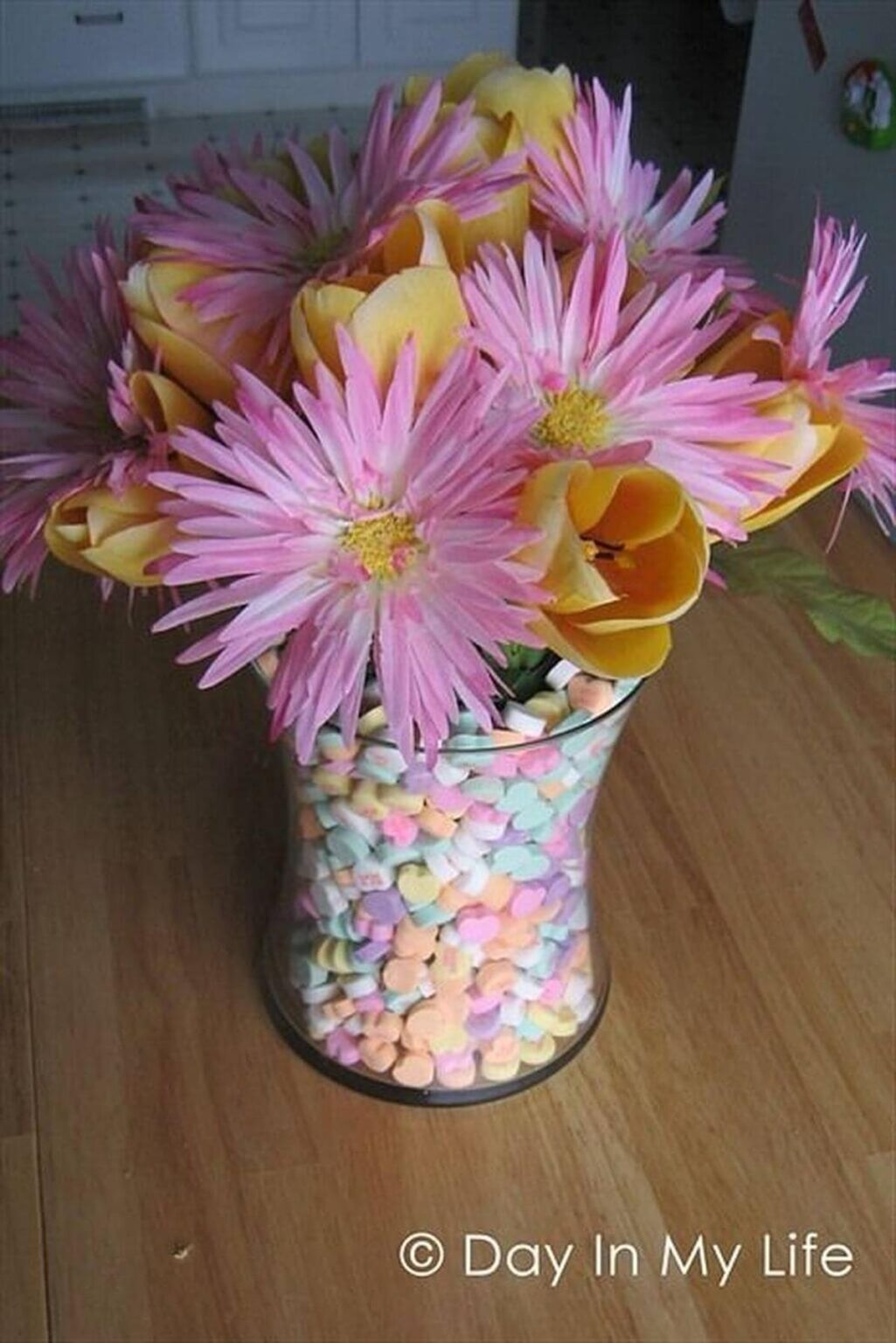 21 Beautiful and Affordable Dollar Store Spring Decor Ideas