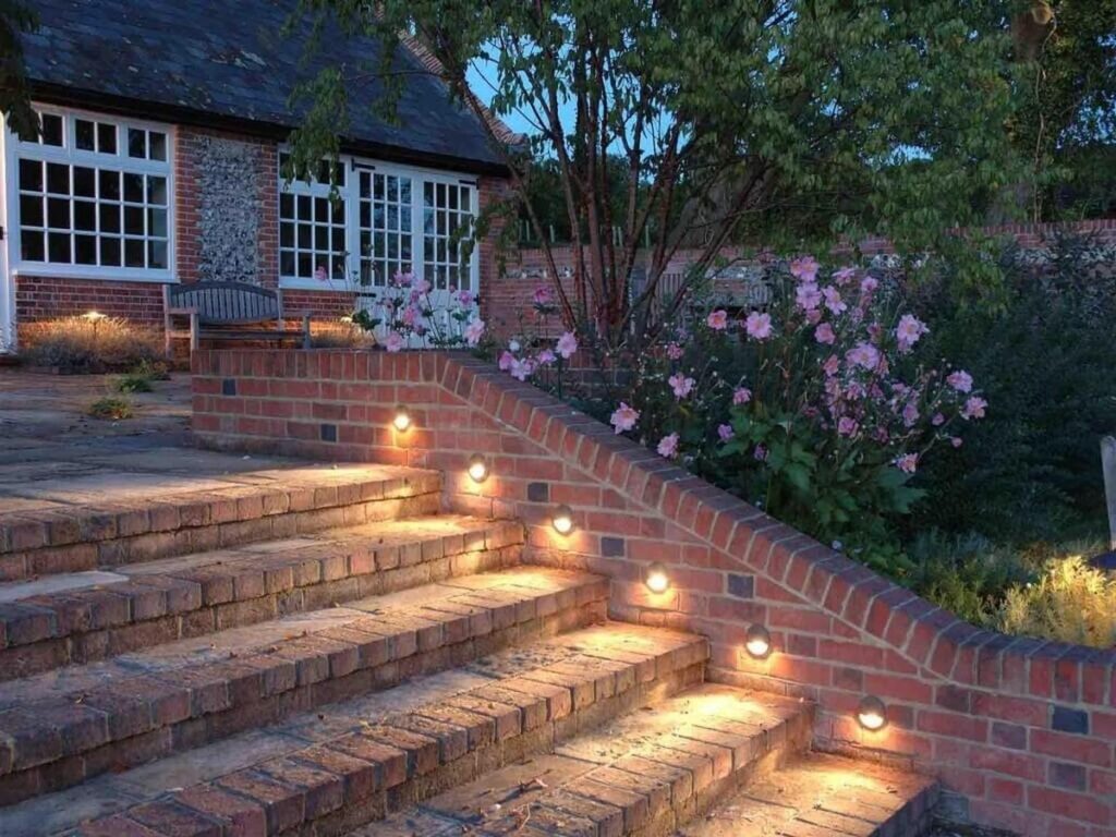 31 Landscape Lighting Designs to Illuminate Your Outdoor Haven
