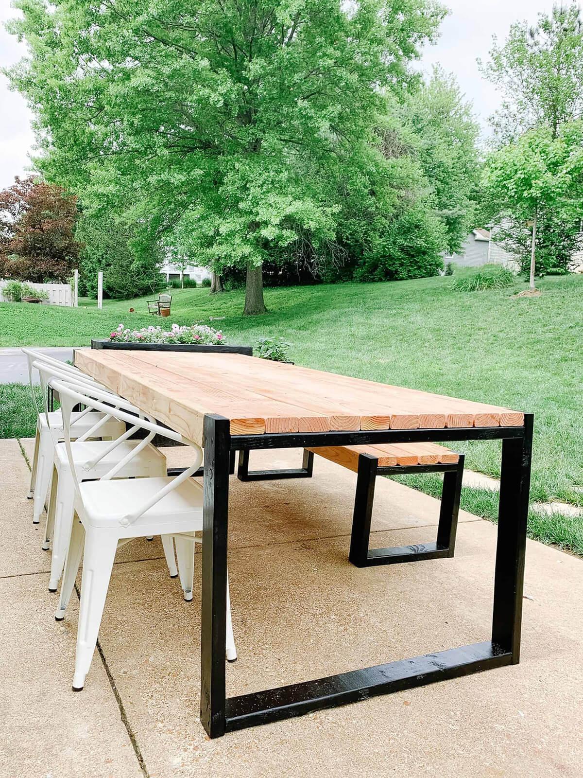 24 Stylish DIY Outdoor Tables to Elevate Your Backyard Entertaining