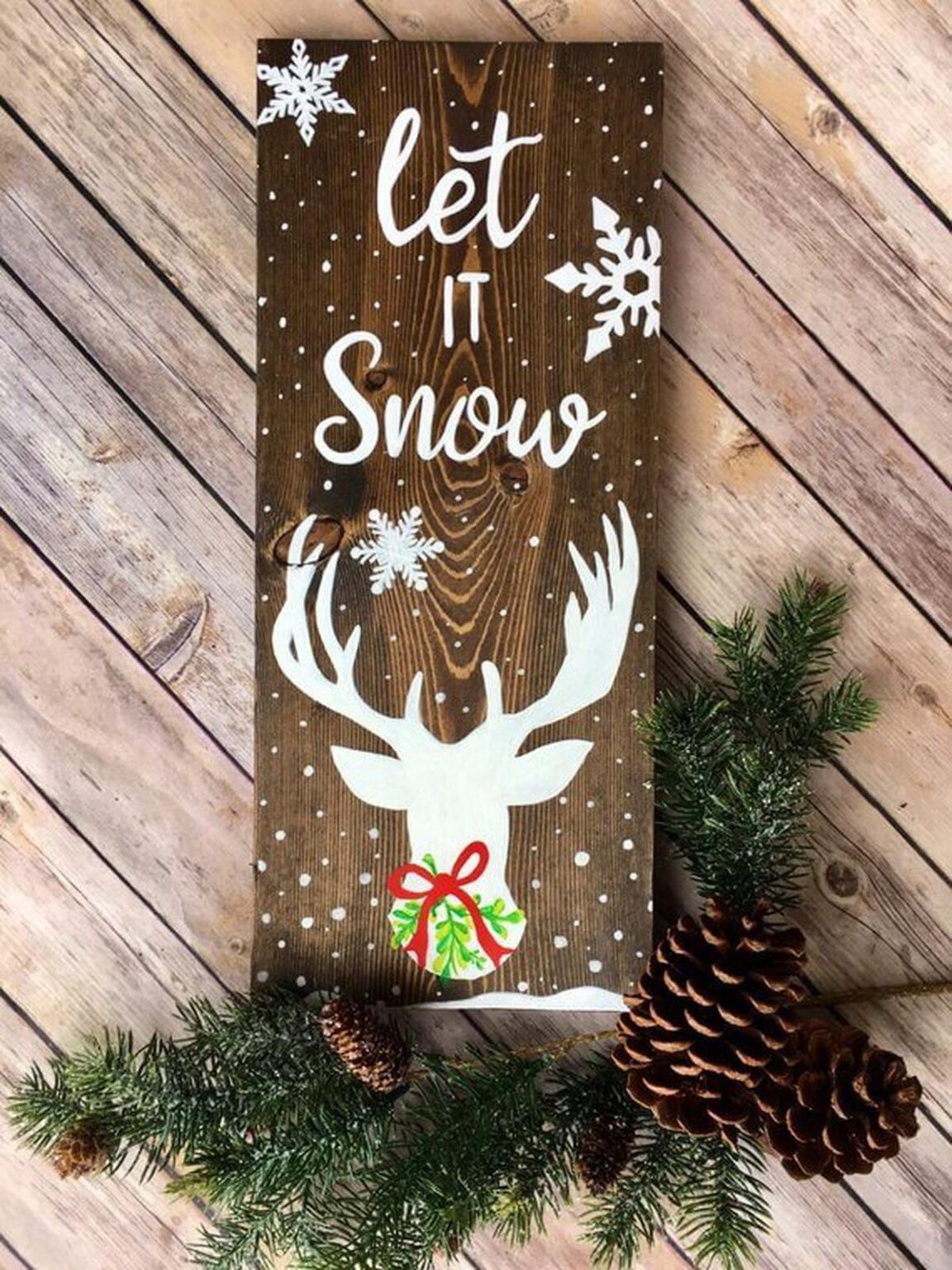26 Eye-Catching Christmas Wood Signs for Your Home