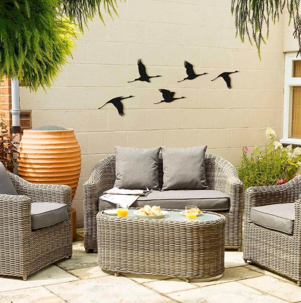 21 Inspiring Outdoor Wall Decorations That Spark Joy