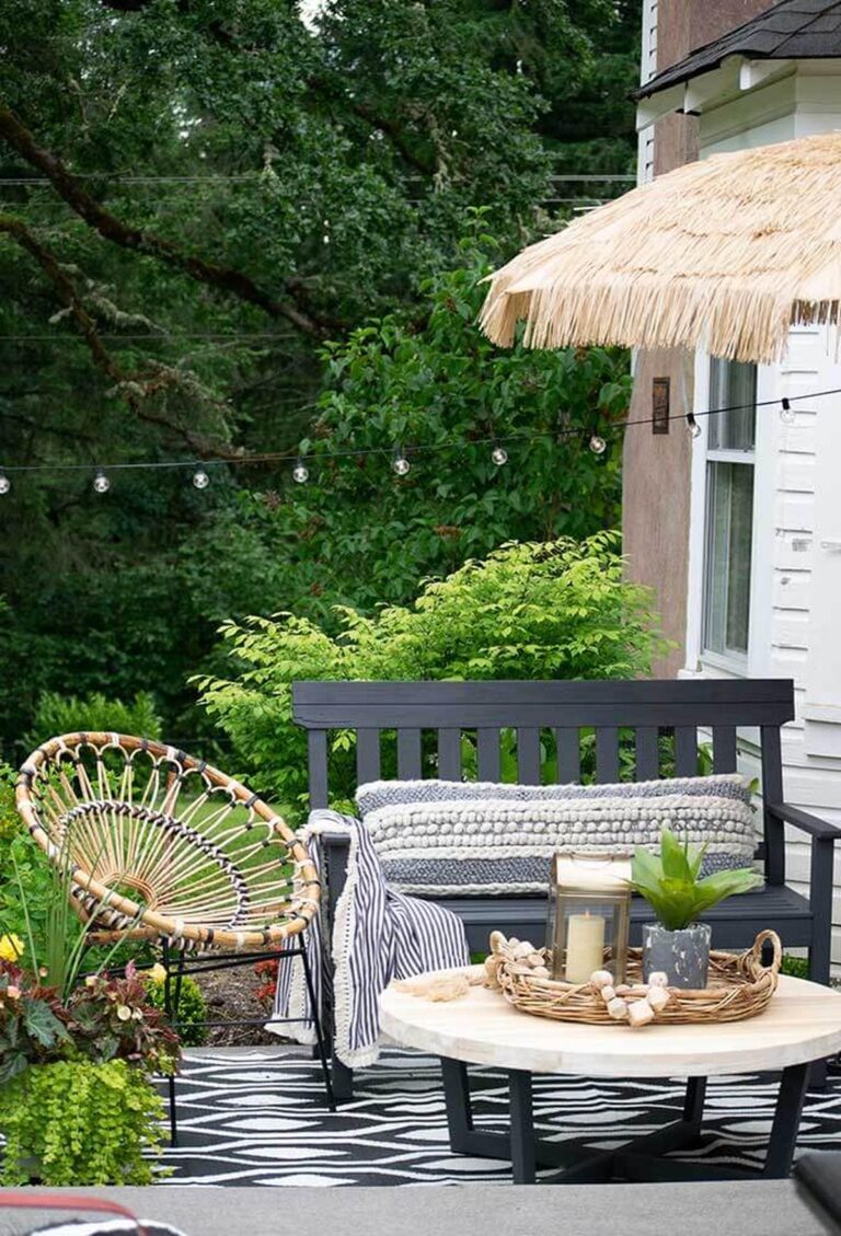 24 Cozy Outdoor Seating Ideas to Revamp Your Space