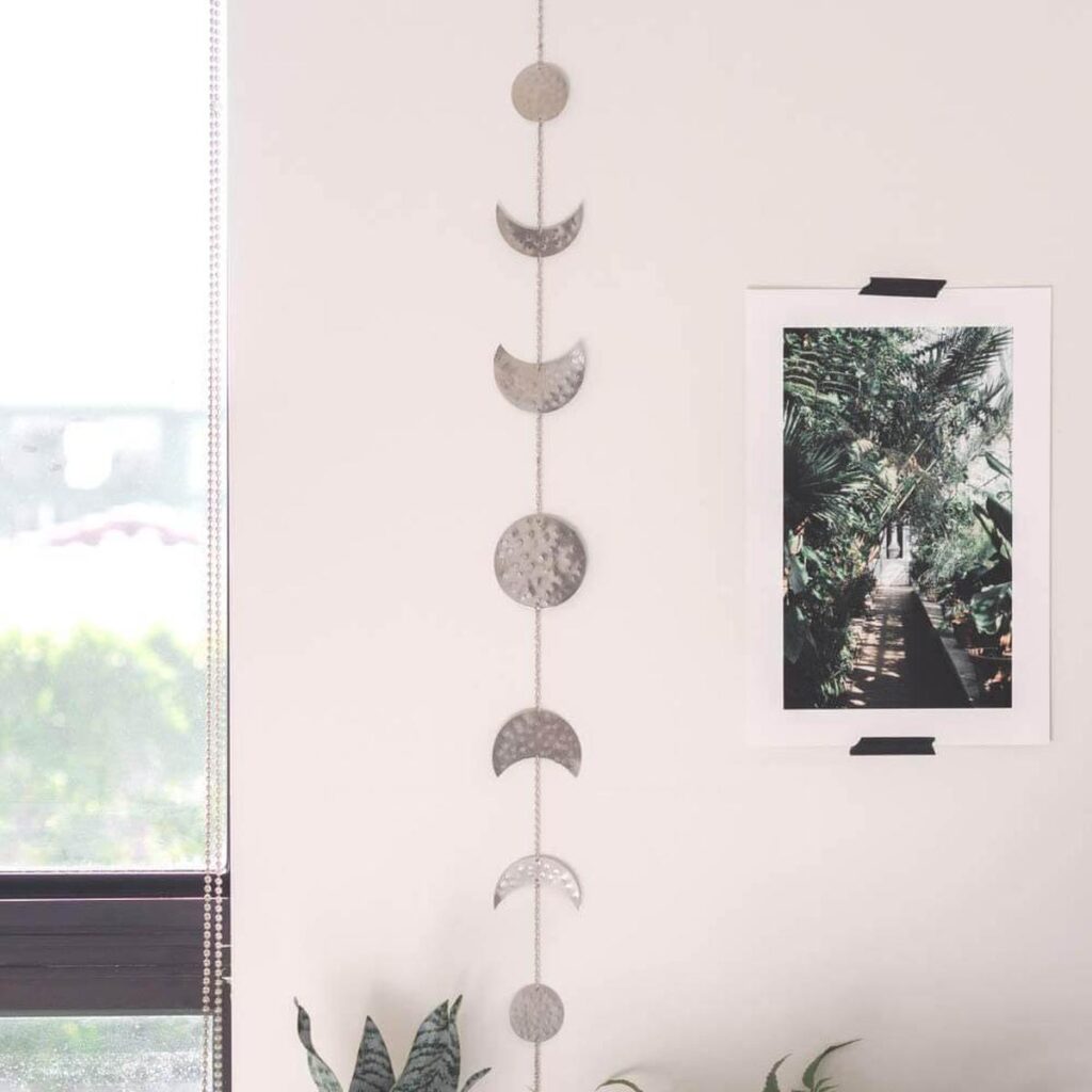 23 Unique Silver Home Decors for an Inspiring Living Space