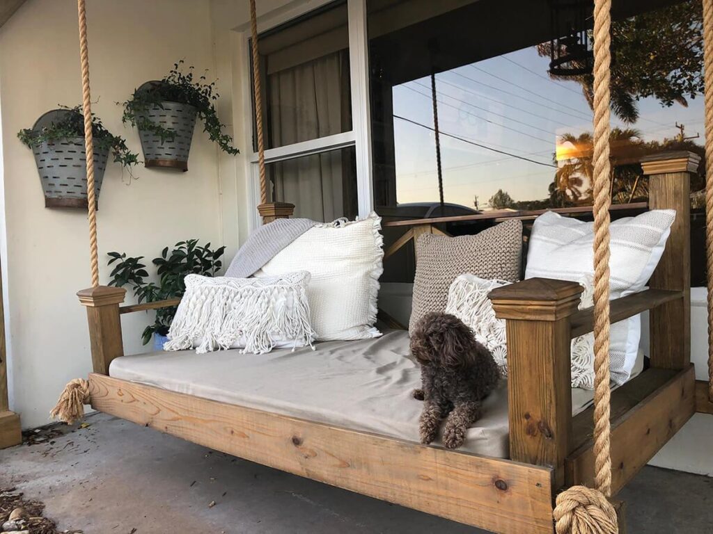 23 Inviting Rustic Veranda Designs to Enhance Your Home's Exterior