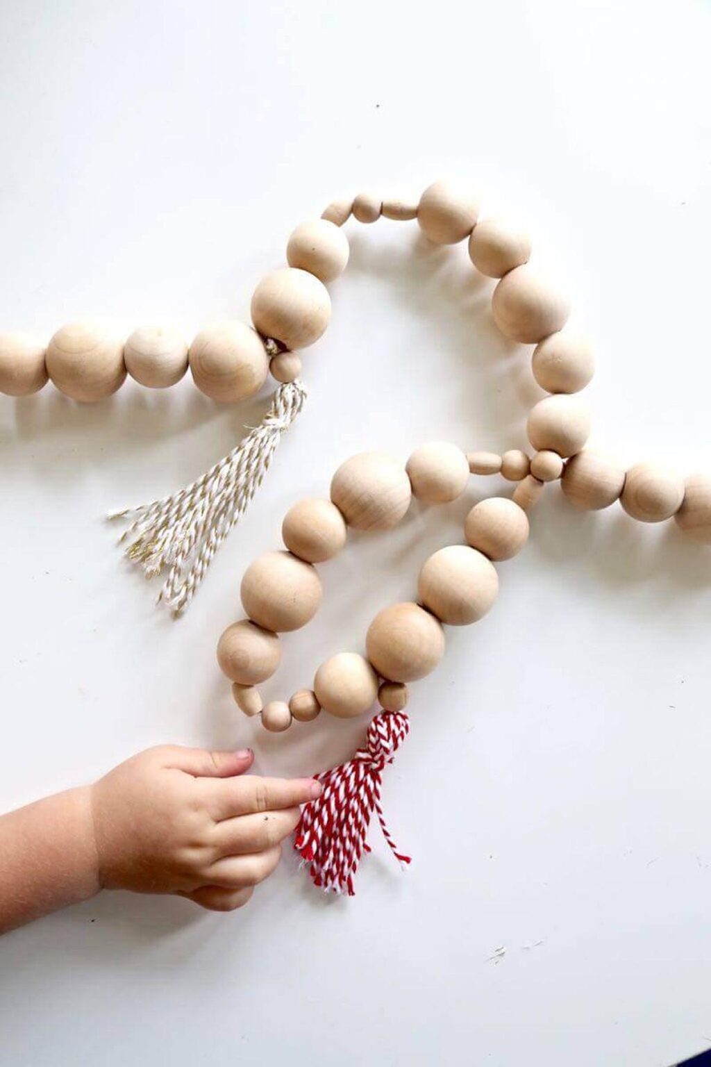 21 Joyful DIY Garland Ideas for Your Christmas Tree